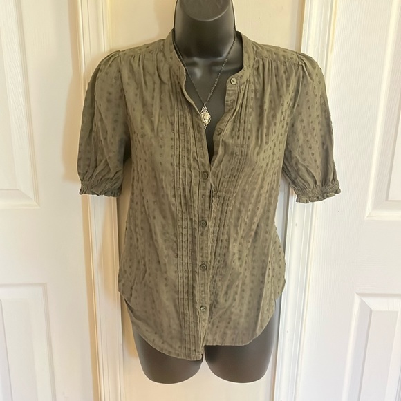 Lucky Brand | Tops | Euc Lucky Brand Army Green Short Sleeve Blouse ...